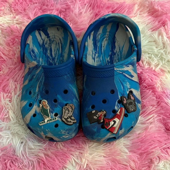 CROCS | Shoes | Crocs Kids Water Shoes Blue And White Swirl | Poshmark